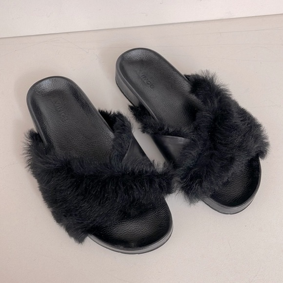Vince | Shoes | Vince Garrison Lamb Fur And Leather Lounge Slippers ...
